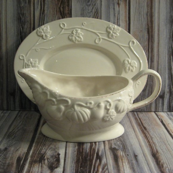 Mikasa | Dining | Mikasa Countryside Harvest Footed Gravy Boat With ...